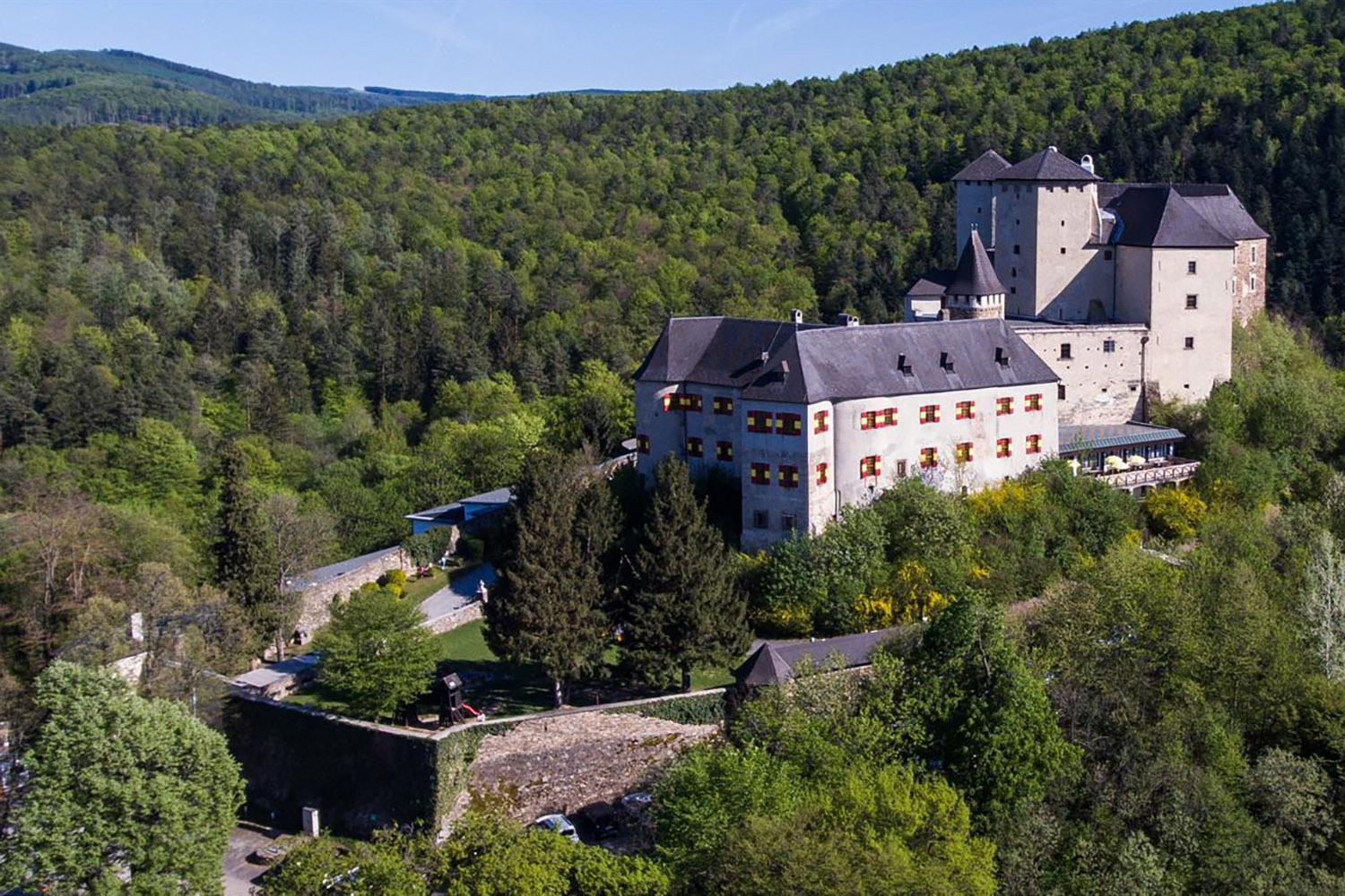 Mittelalterflair in der Burg Lockenhaus - schauvorbei