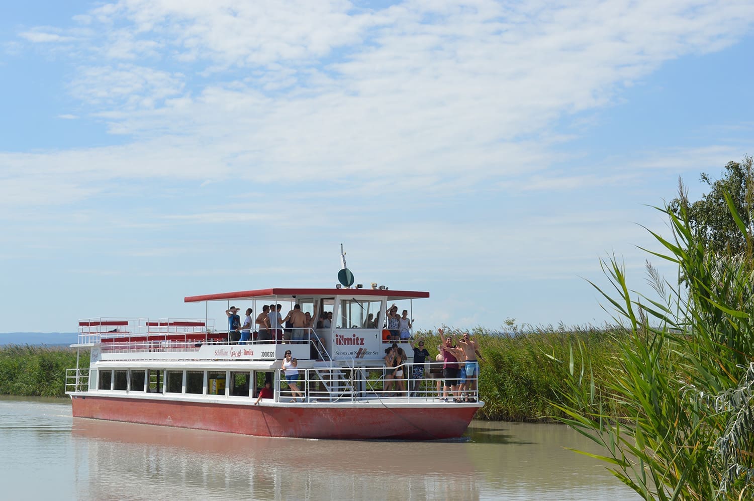 Schifffahrt Gangl: Mit dem Boot durch das Weltkulturerbe | schauvorbei