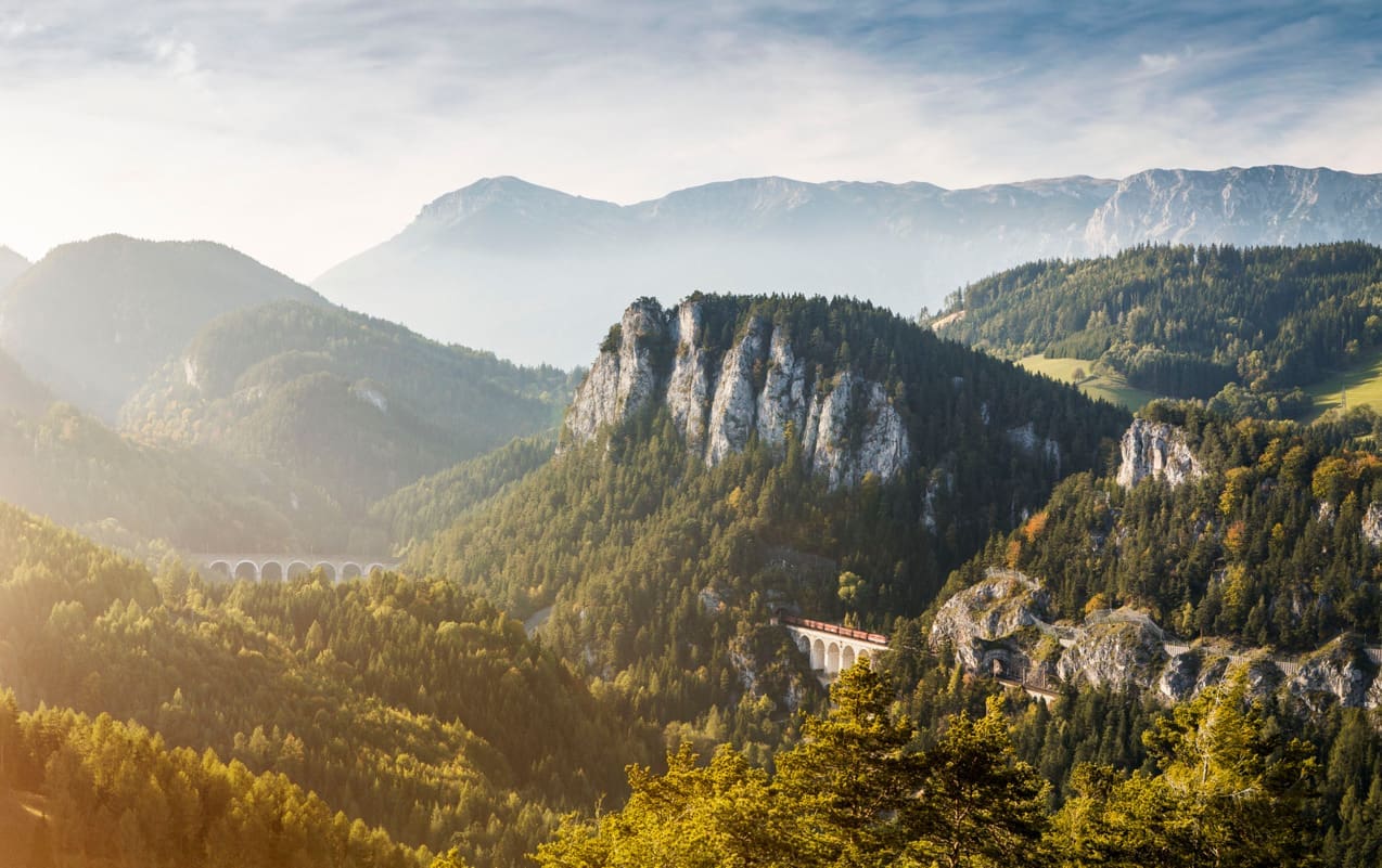 Alpines Traumpanorama mit der Semmeringbahn | schauvorbei