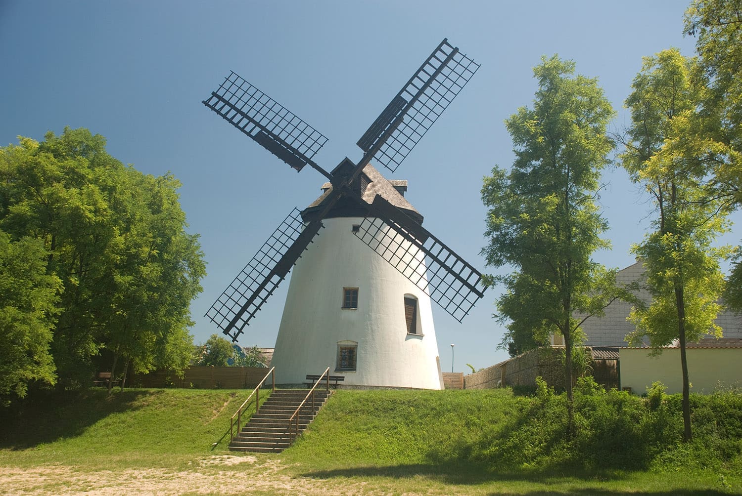 Größte Windmühle Österreichs in Podersdorf | schauvorbei