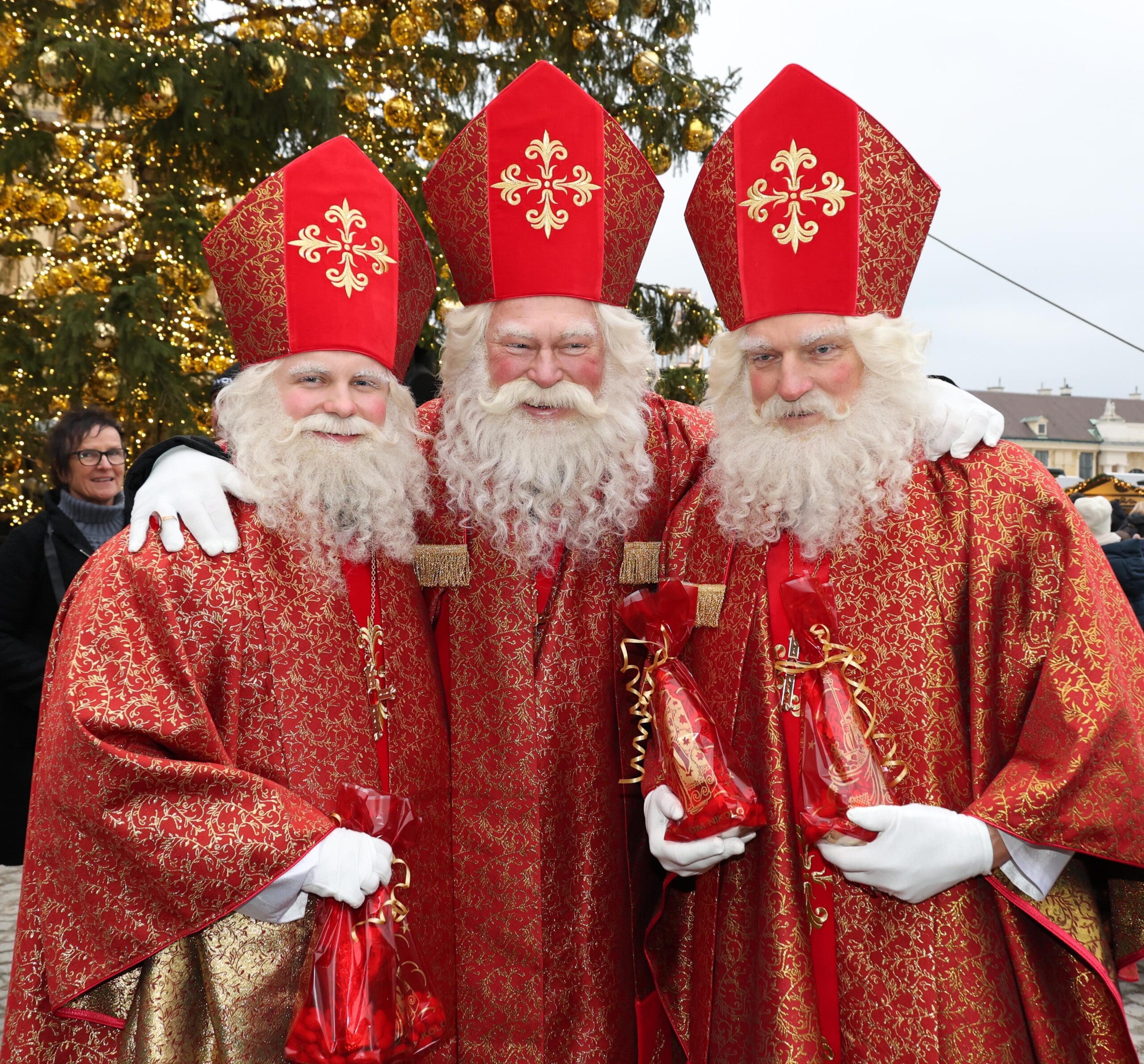Promi-Nikolos: Dr. Bohl, Toni Polster & Andi Herzog in Schönbrunn | schauvorbei